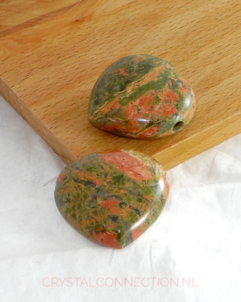 Unakiet doorboorde hange