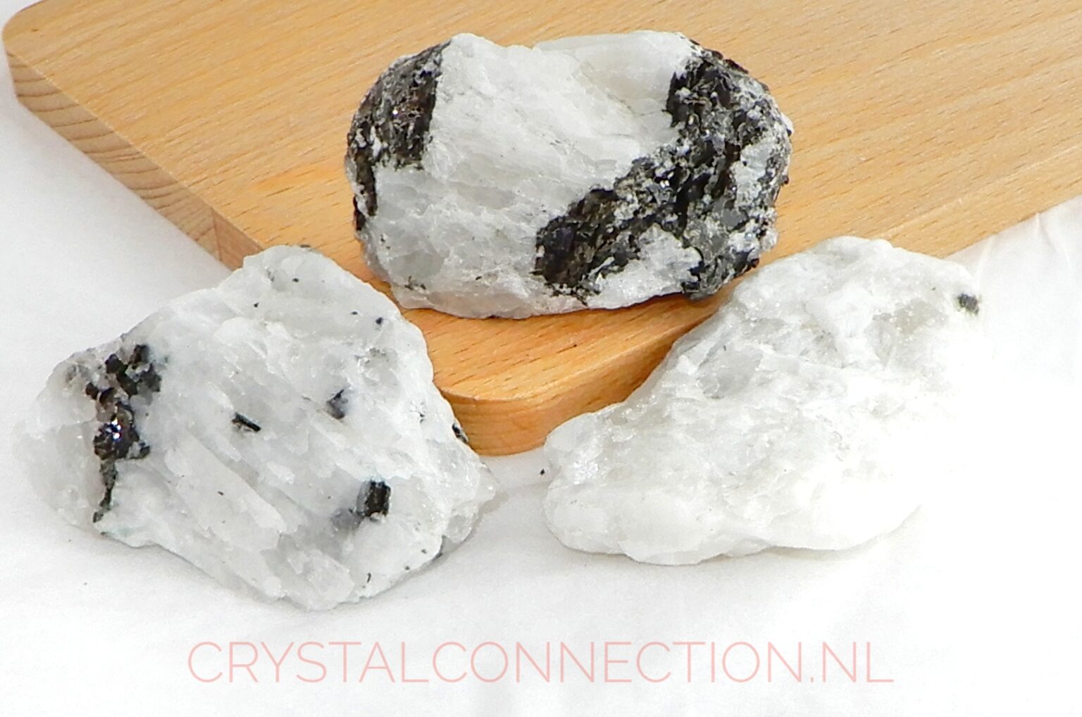 Maansteen - kenmerken en werking - www.crystalconnection.nl